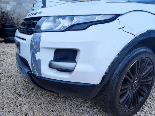 White Land Rover Range Rover Evoque 2011 in Taurage, with an engine capacity of 2.20 L and mileage of 223 thousand km for 3950 €, photo 8 on AUTOMOTO.COM.LV