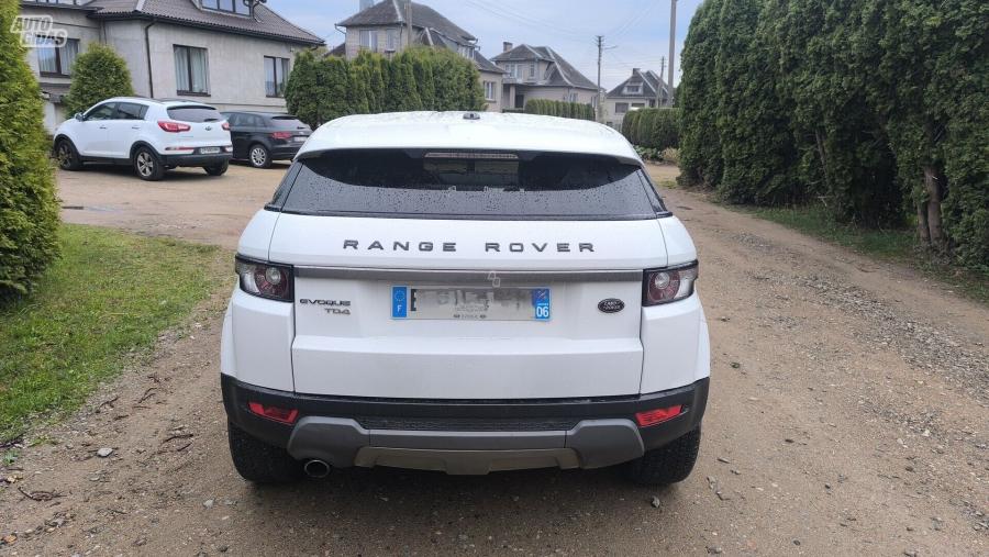 White Land Rover Range Rover Evoque 2011 in Taurage, with an engine capacity of 2.20 L and mileage of 265 thousand km for 5500 €, photo 4 on AUTOMOTO.COM.LV