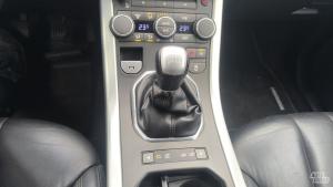 White Land Rover Range Rover Evoque 2011 in Taurage, with an engine capacity of 2.20 L and mileage of 265 thousand km for 5500 €, photo 15 on AUTOMOTO.COM.LV
