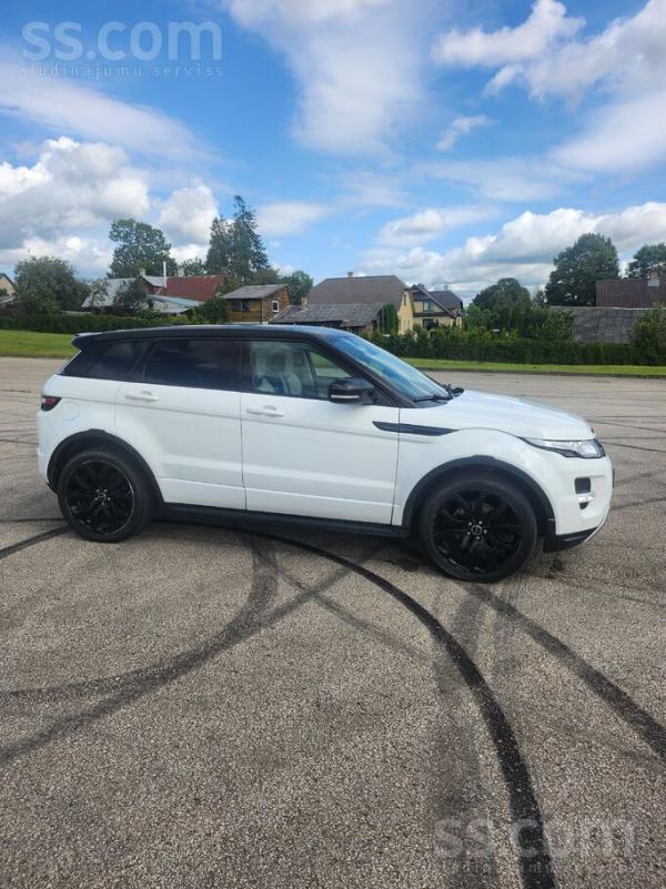 White Land Rover Range Rover Evoque 2011 in Rezekne, with an engine capacity of 2.20 L and mileage of 299 thousand km for 10000 €, photo 1 on AUTOMOTO.COM.LV