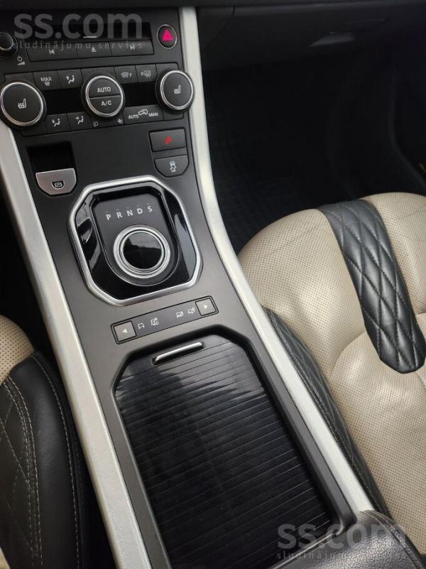 White Land Rover Range Rover Evoque 2011 in Rezekne, with an engine capacity of 2.20 L and mileage of 299 thousand km for 10000 €, photo 5 on AUTOMOTO.COM.LV