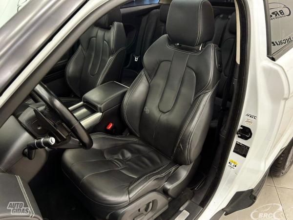 White Land Rover Range Rover Evoque 2011 in Avizieniai, with an engine capacity of 2.20 L and mileage of 251 thousand km for 9499 €, photo 5 on AUTOMOTO.COM.LV