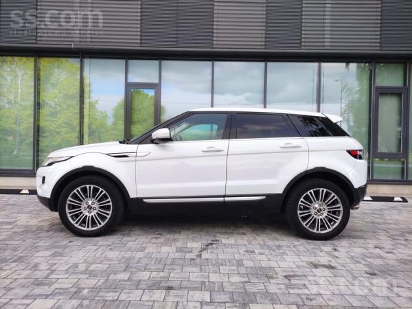 White Land Rover Range Rover Evoque 2012 in Riga, with an engine capacity of 2.20 L and mileage of 276 thousand km for 14500 €, photo 5 on AUTOMOTO.COM.LV