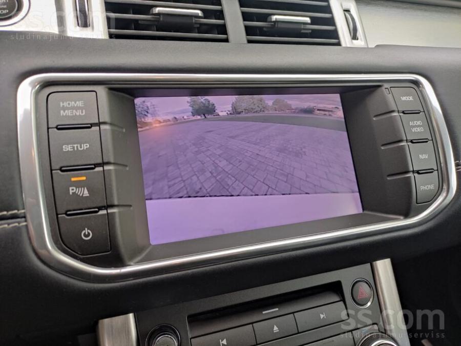 White Land Rover Range Rover Evoque 2012 in Riga, with an engine capacity of 2.20 L and mileage of 276 thousand km for 14500 €, photo 14 on AUTOMOTO.COM.LV