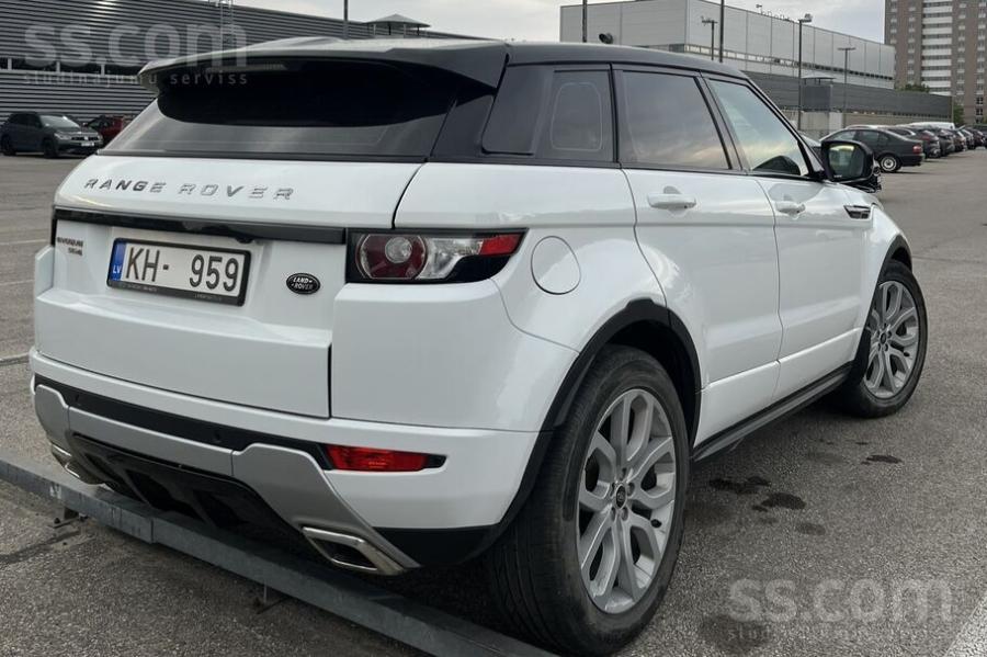 White Land Rover Range Rover Evoque 2012 in Riga, with an engine capacity of 2.20 L and mileage of 155 thousand km for 36990 €, photo 2 on AUTOMOTO.COM.LV