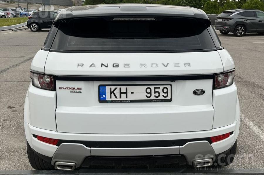 White Land Rover Range Rover Evoque 2012 in Riga, with an engine capacity of 2.20 L and mileage of 155 thousand km for 36990 €, photo 9 on AUTOMOTO.COM.LV