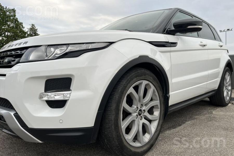 White Land Rover Range Rover Evoque 2012 in Riga, with an engine capacity of 2.20 L and mileage of 155 thousand km for 36990 €, photo 11 on AUTOMOTO.COM.LV