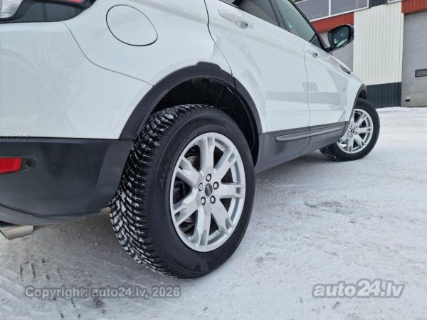 White Land Rover Range Rover Evoque 2012 in Tartu, with an engine capacity of 2.20 L and mileage of 234 thousand km for 10990 €, photo 11 on AUTOMOTO.COM.LV