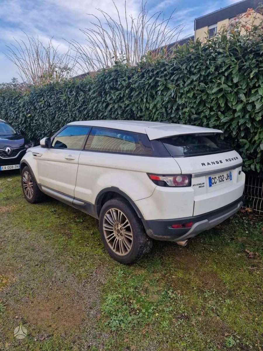 White Land Rover Range Rover Evoque 2012 in Taurage, with an engine capacity of 2.18 L and mileage of 269 thousand km for 7700 €, photo 2 on AUTOMOTO.COM.LV
