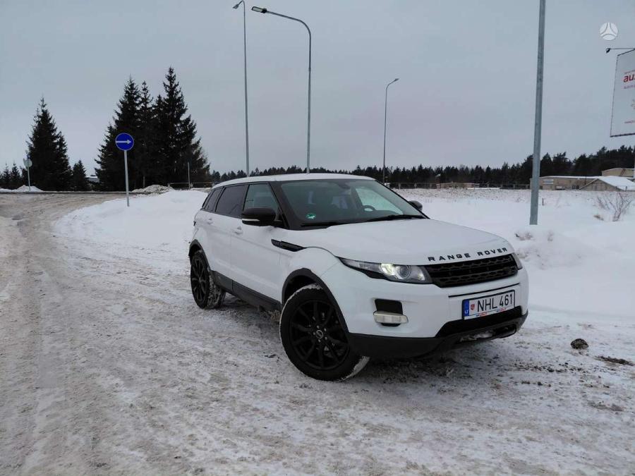 White Land Rover Range Rover Evoque 2012 in Utena, with an engine capacity of 2.18 L and mileage of 230 thousand km for 8900 €, photo 3 on AUTOMOTO.COM.LV