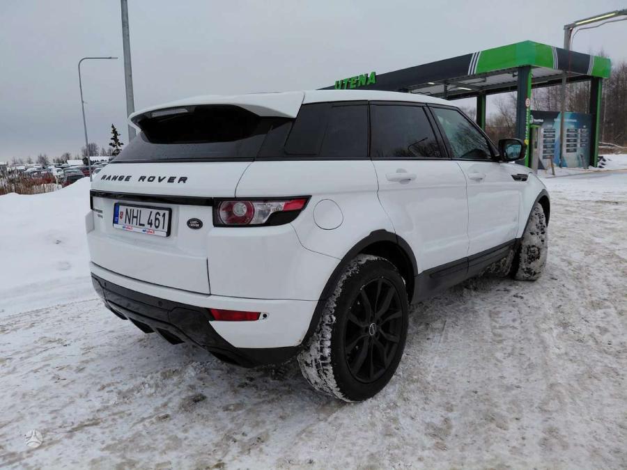 White Land Rover Range Rover Evoque 2012 in Utena, with an engine capacity of 2.18 L and mileage of 230 thousand km for 8900 €, photo 4 on AUTOMOTO.COM.LV