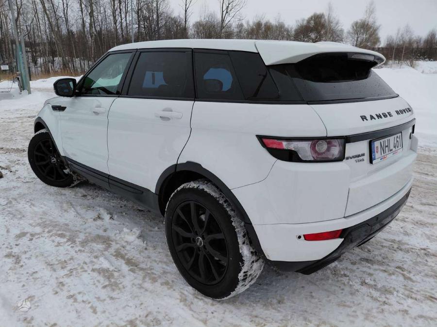 White Land Rover Range Rover Evoque 2012 in Utena, with an engine capacity of 2.18 L and mileage of 230 thousand km for 8900 €, photo 6 on AUTOMOTO.COM.LV
