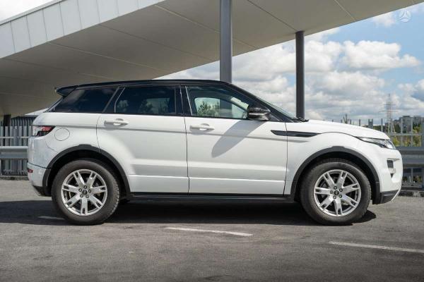 White Land Rover Range Rover Evoque 2012 in Vilnius, with an engine capacity of 2.18 L and mileage of 248 thousand km for 11000 €, photo 4 on AUTOMOTO.COM.LV