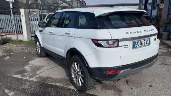 Balts Land Rover Range Rover Evoque 2012 Kauņa, ar dzinēja tilpumu 2.18 L un nobraukumu 194 tūkst. km par 9000 €, foto 3 vietnē AUTOMOTO.COM.LV