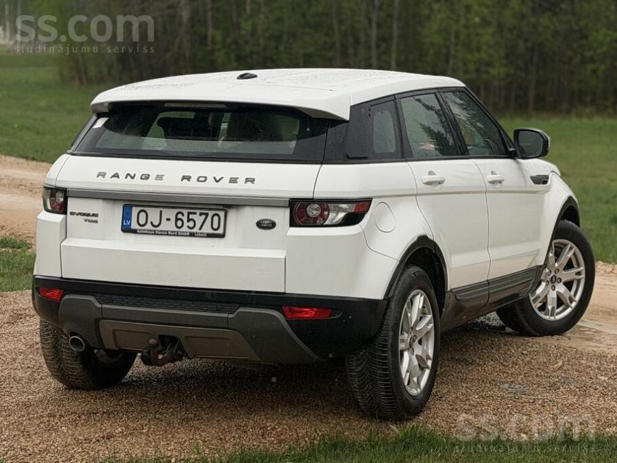 Balts Land Rover Range Rover Evoque 2012 Ogre, ar dzinēja tilpumu 2.20 L un nobraukumu 283 tūkst. km par 10150 €, foto 6 vietnē AUTOMOTO.COM.LV