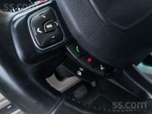 Balts Land Rover Range Rover Evoque 2012 Ogre, ar dzinēja tilpumu 2.20 L un nobraukumu 283 tūkst. km par 10150 €, foto 17 vietnē AUTOMOTO.COM.LV