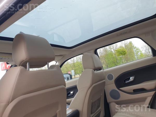 White Land Rover Range Rover Evoque 2012 in Riga, with an engine capacity of 2.20 L and mileage of 0 thousand km for 9850 €, photo 5 on AUTOMOTO.COM.LV