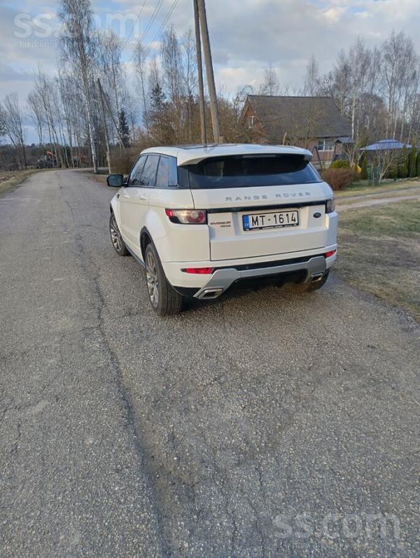 White Land Rover Range Rover Evoque 2012 in Preili, with an engine capacity of 2.20 L and mileage of 346 thousand km for 10500 €, photo 3 on AUTOMOTO.COM.LV