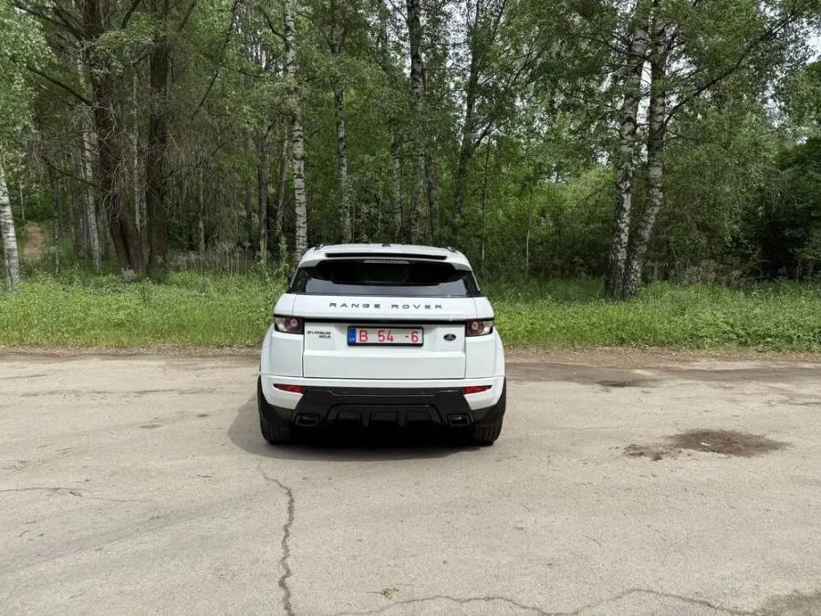 White Land Rover Range Rover Evoque 2012 in Riga, with an engine capacity of 2.20 L and mileage of 180 thousand km for 6000 €, photo 6 on AUTOMOTO.COM.LV