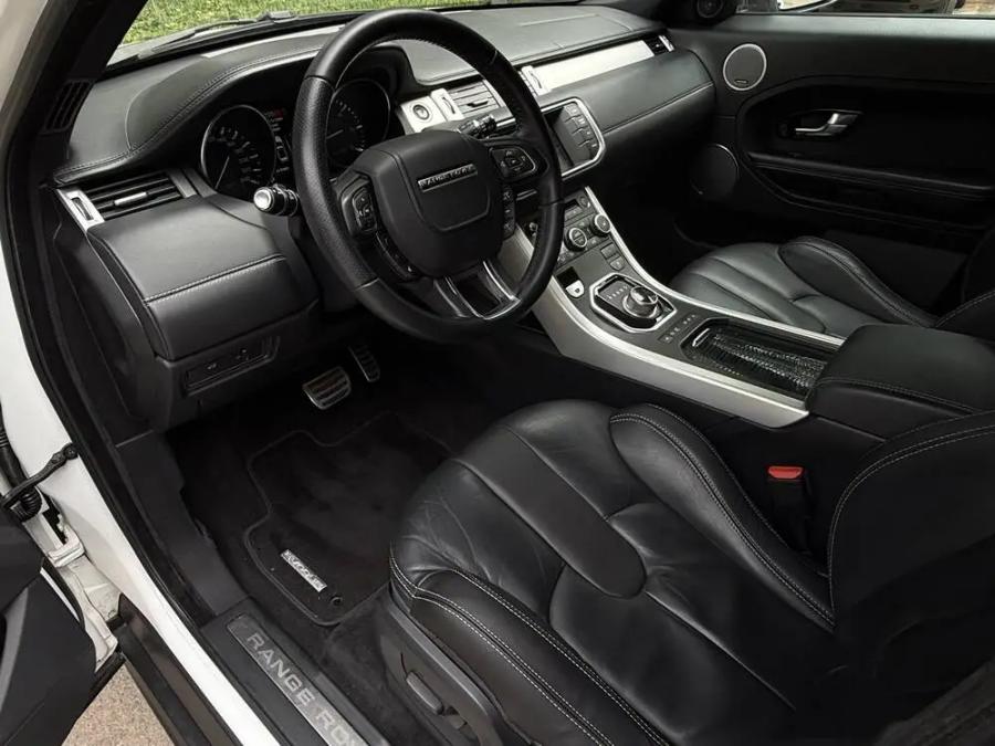 White Land Rover Range Rover Evoque 2012 in Riga, with an engine capacity of 2.20 L and mileage of 180 thousand km for 6000 €, photo 8 on AUTOMOTO.COM.LV