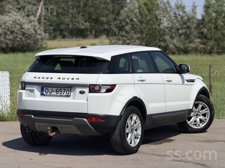 Balts Land Rover Range Rover Evoque 2012 Ogre, ar dzinēja tilpumu 2.20 L un nobraukumu 288 tūkst. km par 9450 €, foto 7 vietnē AUTOMOTO.COM.LV