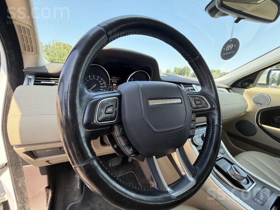 Balts Land Rover Range Rover Evoque 2012 Ogre, ar dzinēja tilpumu 2.20 L un nobraukumu 288 tūkst. km par 9450 €, foto 11 vietnē AUTOMOTO.COM.LV
