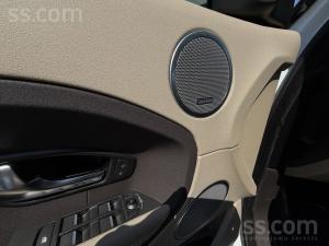 Balts Land Rover Range Rover Evoque 2012 Ogre, ar dzinēja tilpumu 2.20 L un nobraukumu 288 tūkst. km par 9450 €, foto 15 vietnē AUTOMOTO.COM.LV