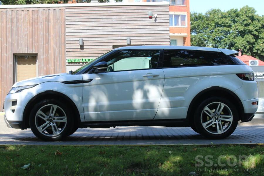 White Land Rover Range Rover Evoque 2012 in Riga, with an engine capacity of 2.20 L and mileage of 211 thousand km for 10990 €, photo 6 on AUTOMOTO.COM.LV