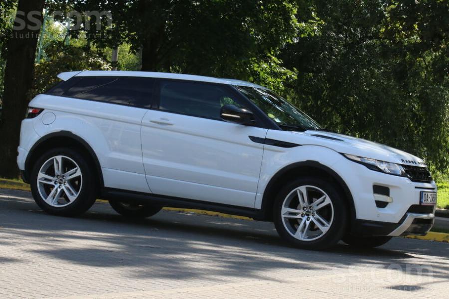 White Land Rover Range Rover Evoque 2012 in Riga, with an engine capacity of 2.20 L and mileage of 211 thousand km for 10990 €, photo 7 on AUTOMOTO.COM.LV