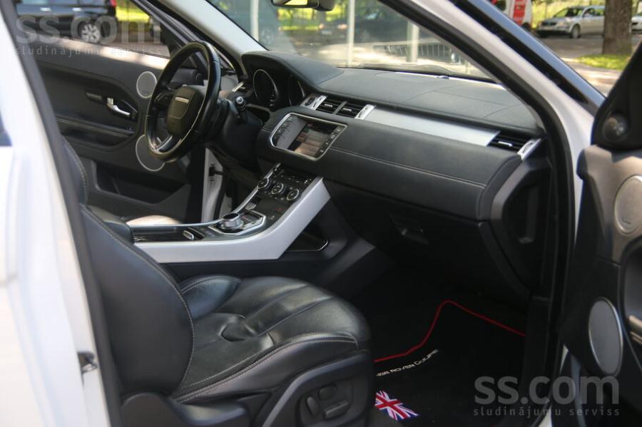 White Land Rover Range Rover Evoque 2012 in Riga, with an engine capacity of 2.20 L and mileage of 211 thousand km for 10990 €, photo 17 on AUTOMOTO.COM.LV