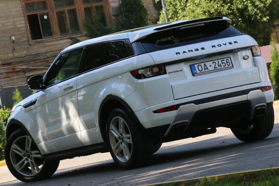 Balts Land Rover Range Rover Evoque 2012 Rīga, ar dzinēja tilpumu 2.20 L un nobraukumu 211 tūkst. km par 10990 €, foto 5 vietnē AUTOMOTO.COM.LV