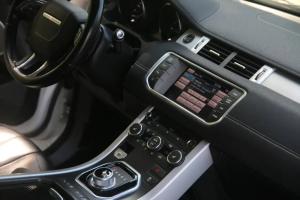 Balts Land Rover Range Rover Evoque 2012 Rīga, ar dzinēja tilpumu 2.20 L un nobraukumu 211 tūkst. km par 10990 €, foto 8 vietnē AUTOMOTO.COM.LV