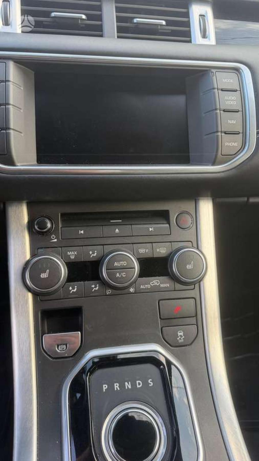 Balts Land Rover Range Rover Evoque 2012 Panevēža, ar dzinēja tilpumu 2.00 L un nobraukumu 166 tūkst. km par 5300 €, foto 13 vietnē AUTOMOTO.COM.LV