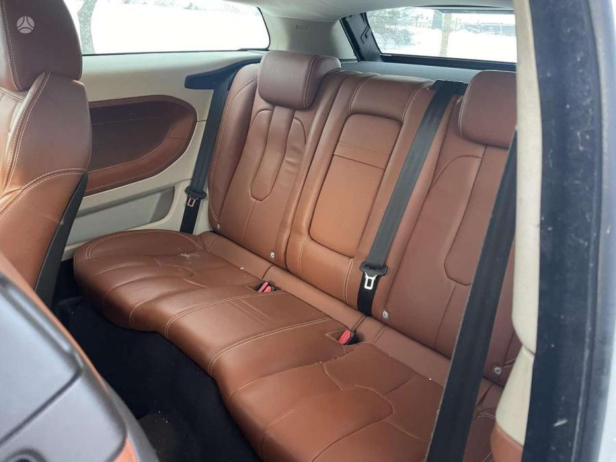 Balts Land Rover Range Rover Evoque 2012 Tauragė, ar dzinēja tilpumu 2.18 L un nobraukumu 273 tūkst. km par 7770 €, foto 17 vietnē AUTOMOTO.COM.LV