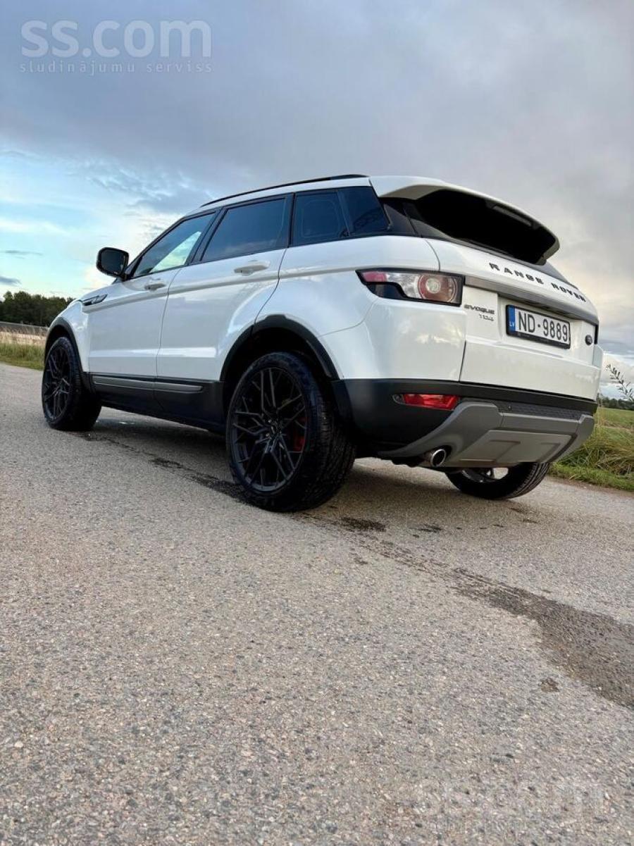 White Land Rover Range Rover Evoque 2012 in Riga, with an engine capacity of 2.20 L and mileage of 172 thousand km for 12500 €, photo 6 on AUTOMOTO.COM.LV
