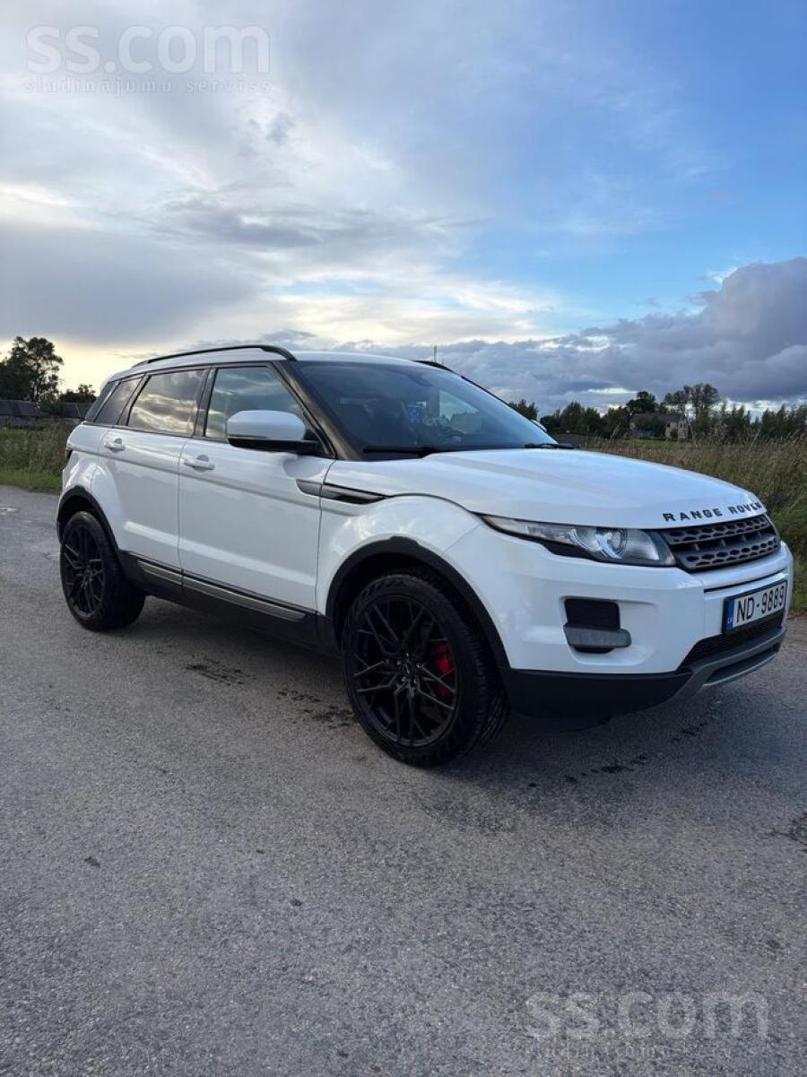 White Land Rover Range Rover Evoque 2012 in Riga, with an engine capacity of 2.20 L and mileage of 172 thousand km for 12500 €, photo 18 on AUTOMOTO.COM.LV