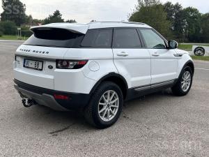 White Land Rover Range Rover Evoque 2012 in Liepaja, with an engine capacity of 2.20 L and mileage of 273 thousand km for 9500 €, photo 8 on AUTOMOTO.COM.LV