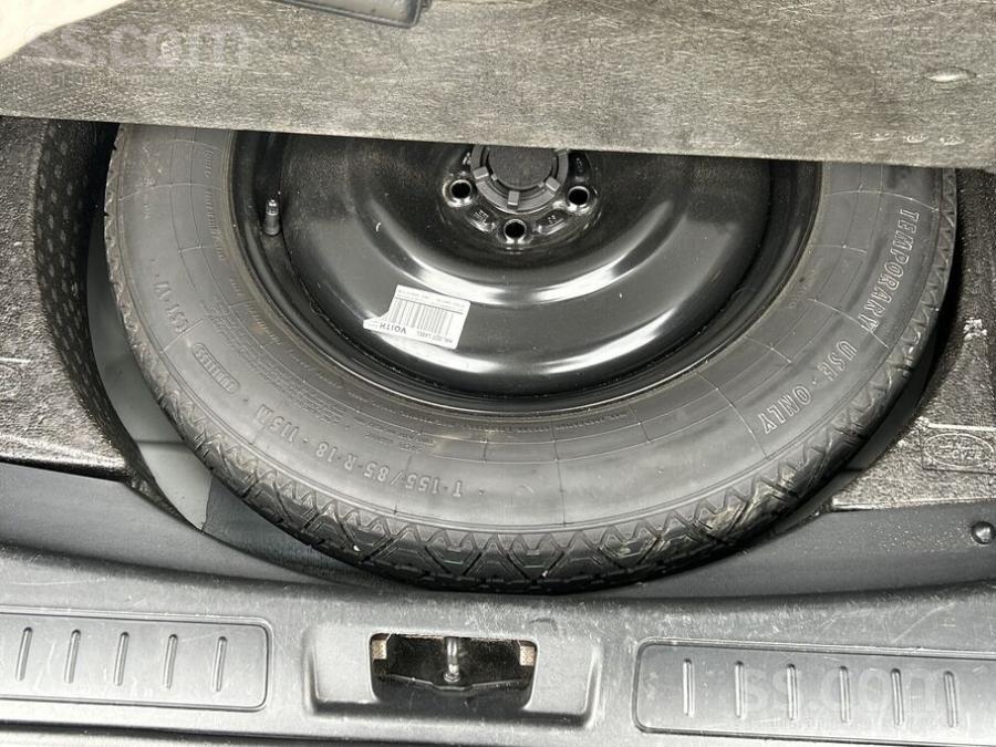 White Land Rover Range Rover Evoque 2012 in Liepaja, with an engine capacity of 2.20 L and mileage of 273 thousand km for 9500 €, photo 13 on AUTOMOTO.COM.LV