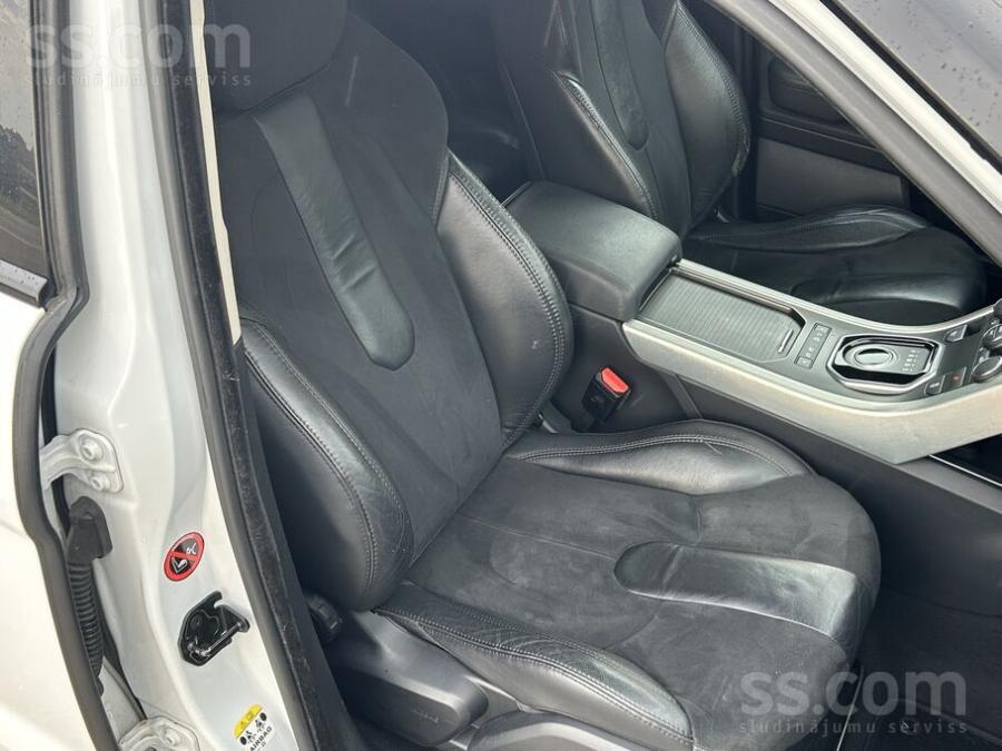 White Land Rover Range Rover Evoque 2012 in Liepaja, with an engine capacity of 2.20 L and mileage of 273 thousand km for 9500 €, photo 14 on AUTOMOTO.COM.LV