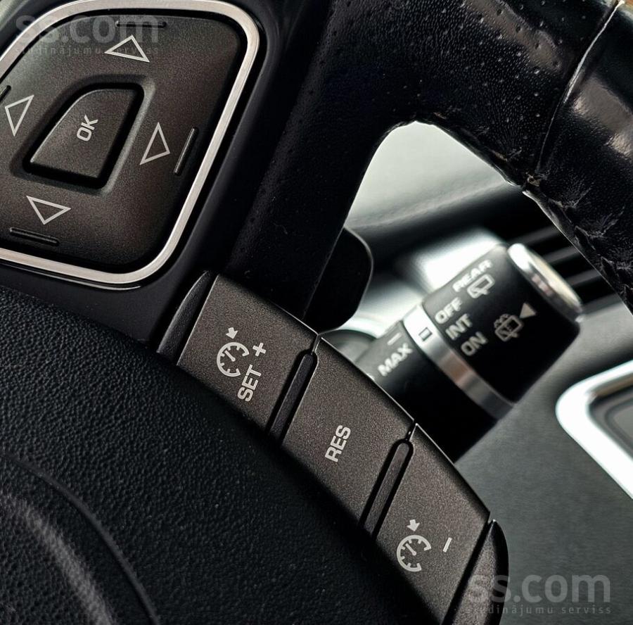 White Land Rover Range Rover Evoque 2012 in Jelgava, with an engine capacity of 2.20 L and mileage of 149 thousand km for 10900 €, photo 18 on AUTOMOTO.COM.LV