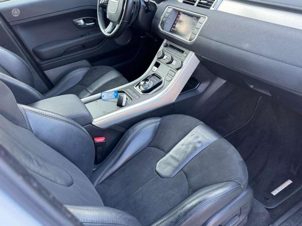 Land Rover Range Rover Evoque 2012 Utena vietnē Balts Land Rover Range Rover Evoque 2012 Utena, ar dzinēja tilpumu 2.18 L un nobraukumu 217 tūkst. km par 8799 €, foto 11 vietnē AUTOMOTO.COM.LV