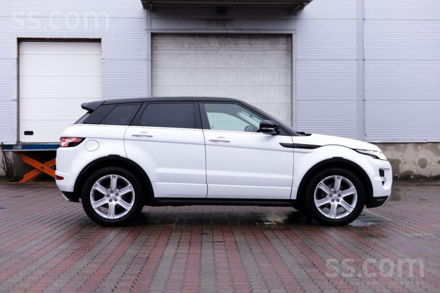 White Land Rover Range Rover Evoque 2013 in Riga, with an engine capacity of 2.20 L and mileage of 147 thousand km for 12100 €, photo 12 on AUTOMOTO.COM.LV