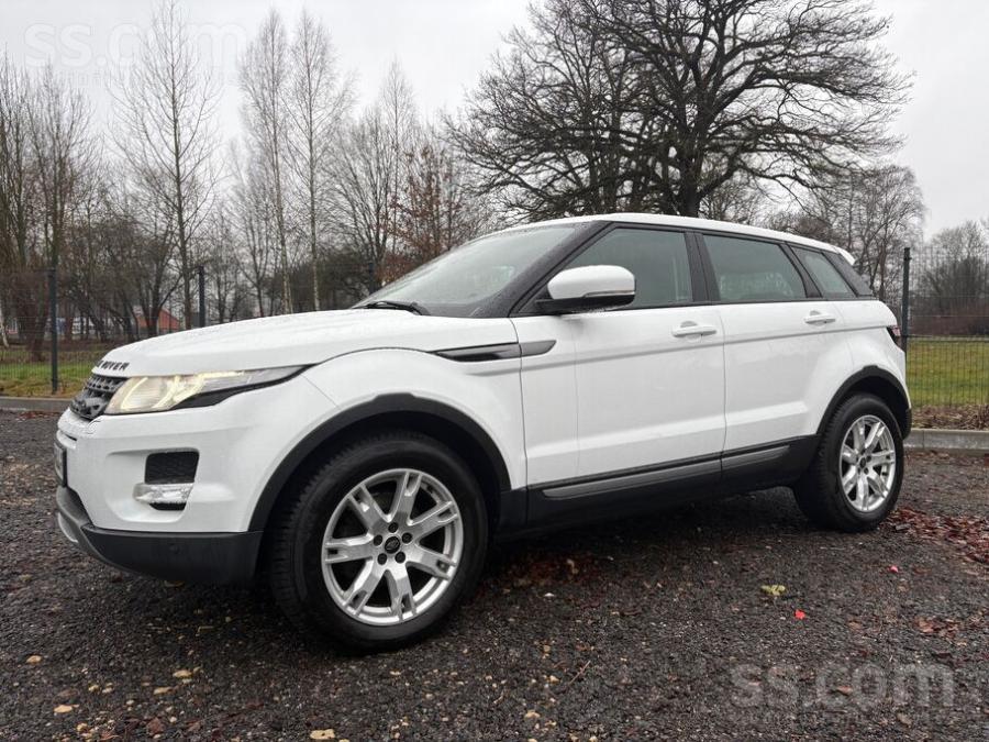 White Land Rover Range Rover Evoque 2013 in Riga, with an engine capacity of 2.20 L and mileage of 0 thousand km for 10600 €, photo 4 on AUTOMOTO.COM.LV