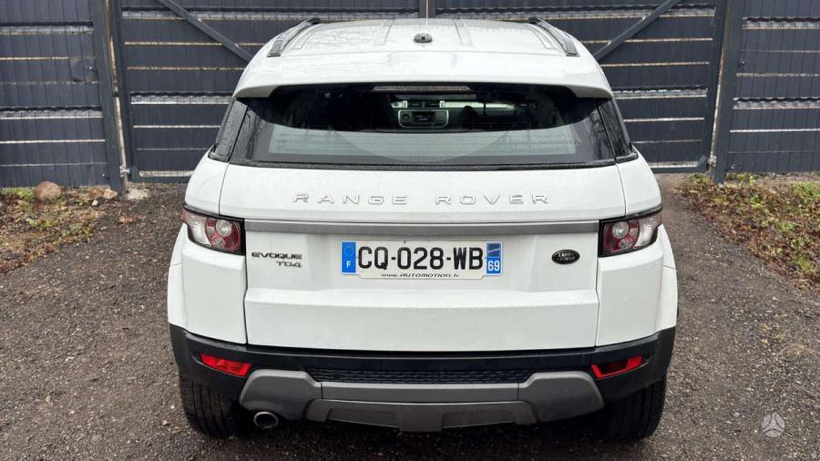 White Land Rover Range Rover Evoque 2013 in Jonava, with an engine capacity of 2.18 L and mileage of 270 thousand km for 5350 €, photo 6 on AUTOMOTO.COM.LV