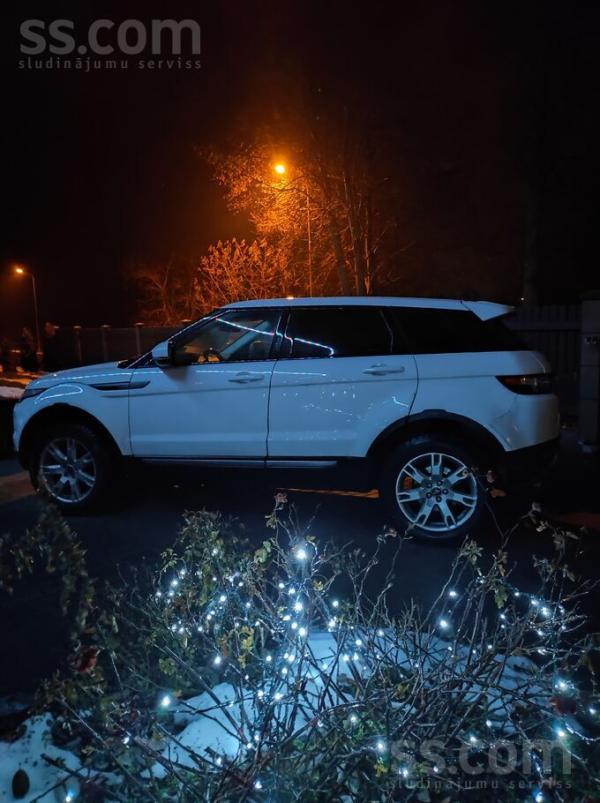 Balts Land Rover Range Rover Evoque 2013 Dobele, ar dzinēja tilpumu 2.20 L un nobraukumu 239 tūkst. km par 15500 €, foto 3 vietnē AUTOMOTO.COM.LV