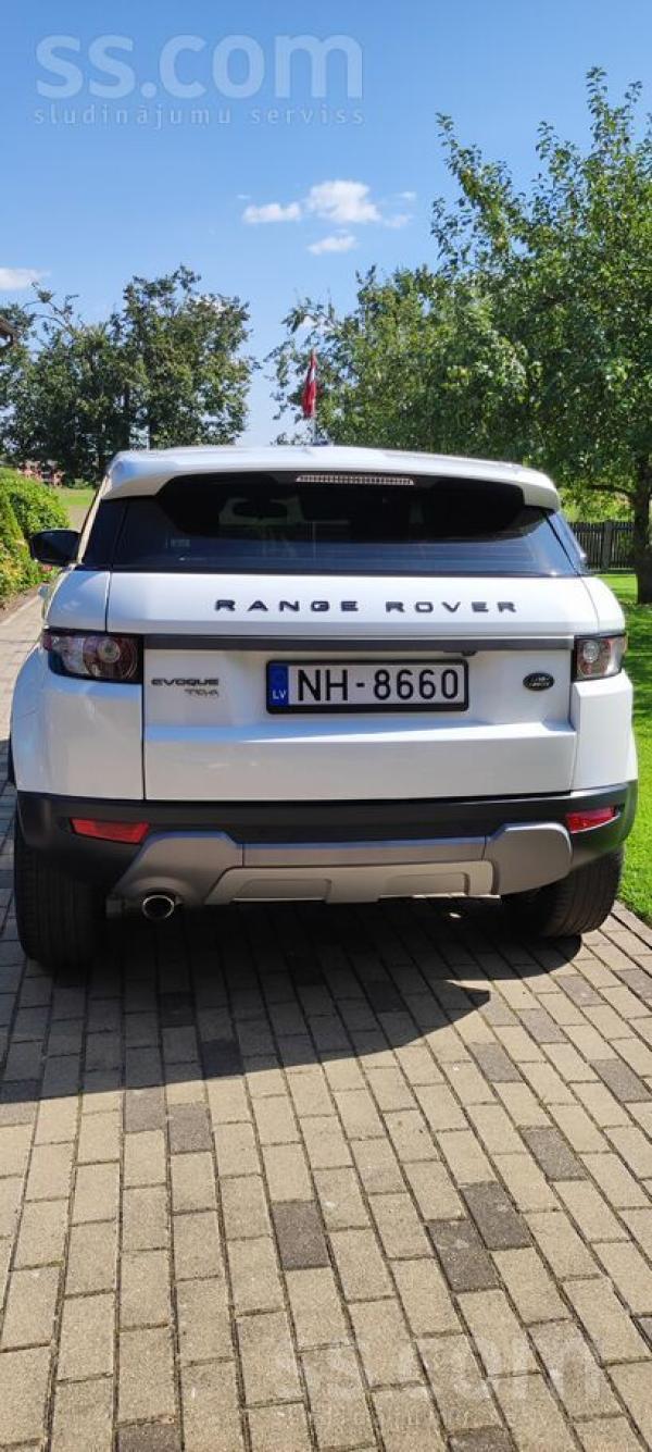Balts Land Rover Range Rover Evoque 2013 Dobele, ar dzinēja tilpumu 2.20 L un nobraukumu 239 tūkst. km par 15500 €, foto 5 vietnē AUTOMOTO.COM.LV