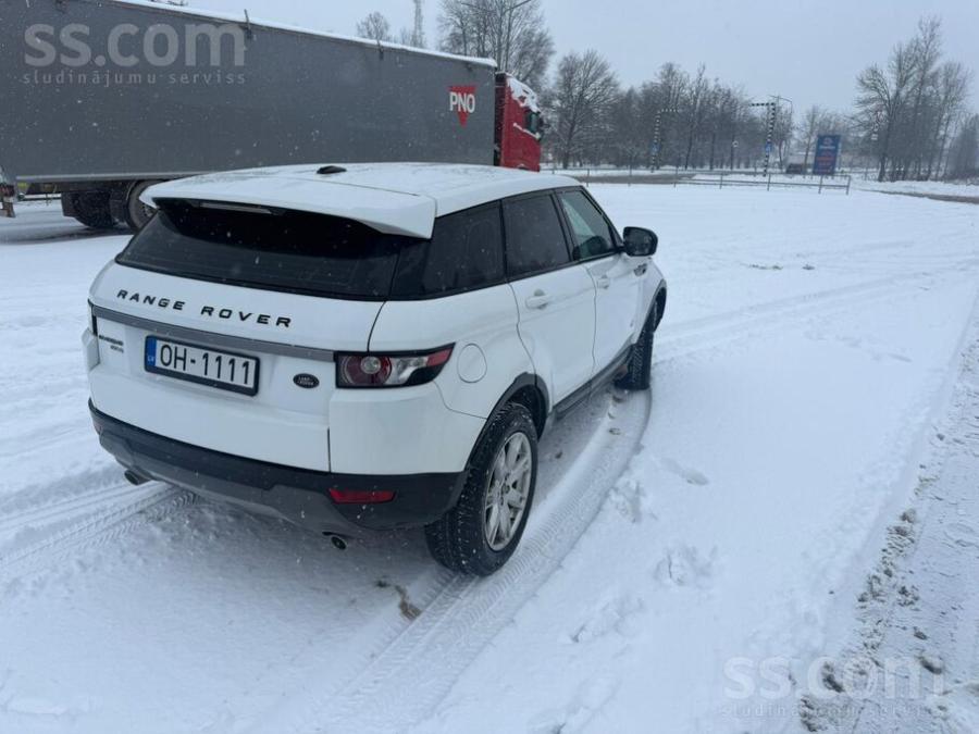 White Land Rover Range Rover Evoque 2013 in Aizkraukle, with an engine capacity of 2.20 L and mileage of 0 thousand km for 11500 €, photo 1 on AUTOMOTO.COM.LV