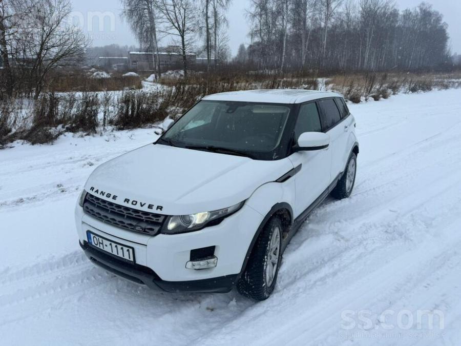 White Land Rover Range Rover Evoque 2013 in Aizkraukle, with an engine capacity of 2.20 L and mileage of 0 thousand km for 11500 €, photo 8 on AUTOMOTO.COM.LV
