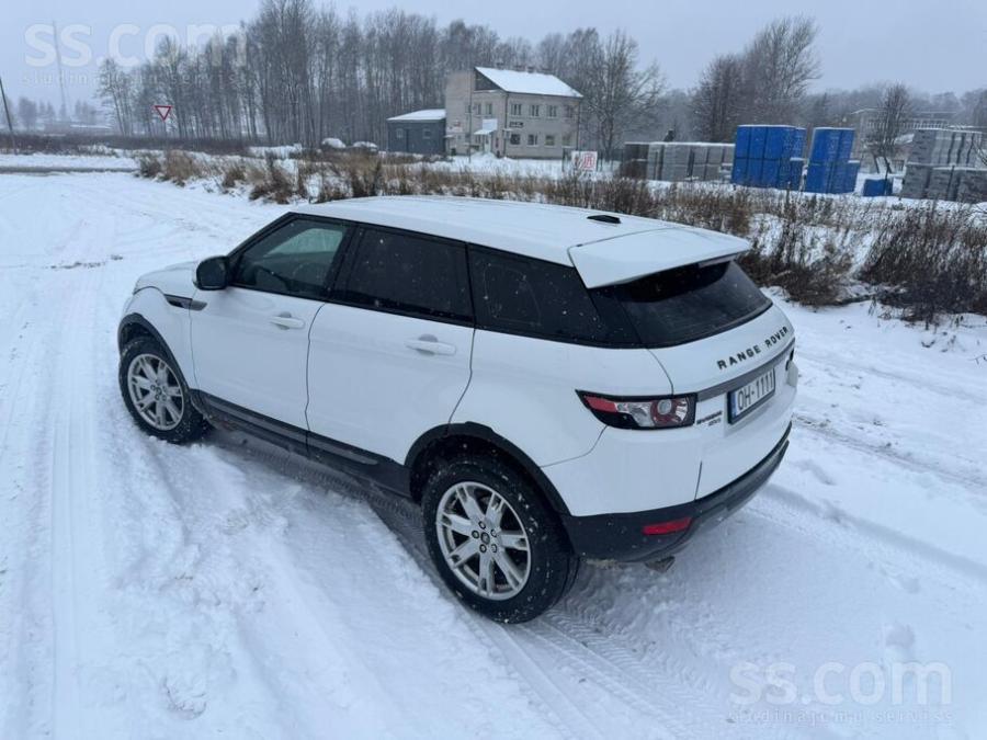 White Land Rover Range Rover Evoque 2013 in Aizkraukle, with an engine capacity of 2.20 L and mileage of 0 thousand km for 11500 €, photo 10 on AUTOMOTO.COM.LV