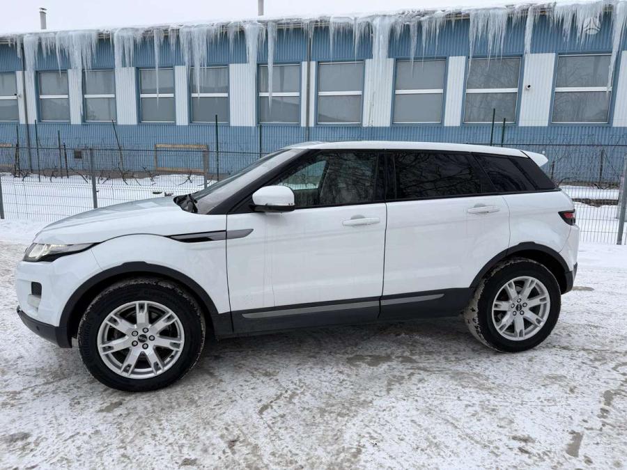 White Land Rover Range Rover Evoque 2013 in Kaunas, with an engine capacity of 2.18 L and mileage of 380 thousand km for 6850 €, photo 4 on AUTOMOTO.COM.LV